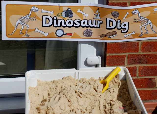 Dinosaur Dig and Dinosaur stick puppets | ofamily learning together