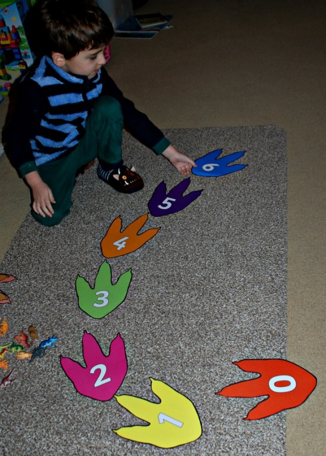 Dinosaur Maths | ofamily learning together