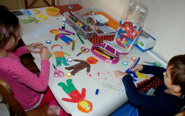 Easy Template Art Activity | ofamily learning together