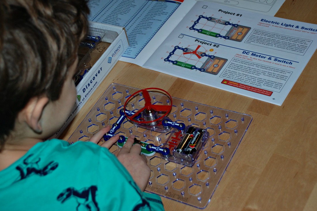 Snap Circuits | ofamily learning together